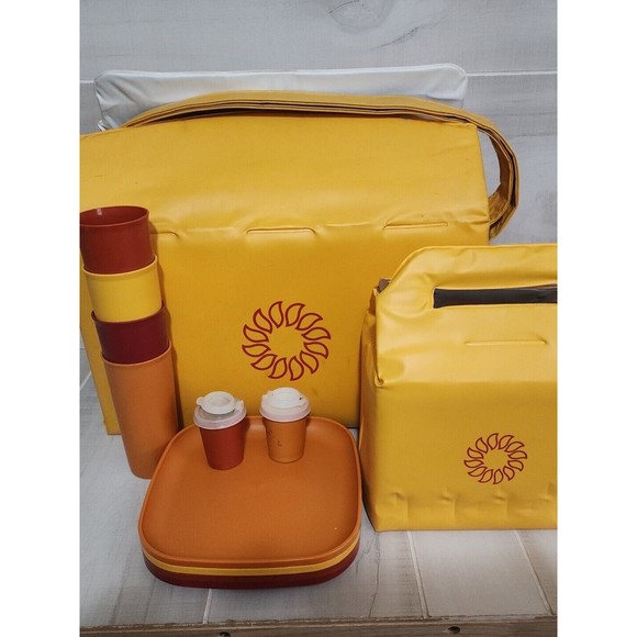 Tupperware | Kitchen | Vintage Tupperware Picnic Pack Hostess Set 8s ...